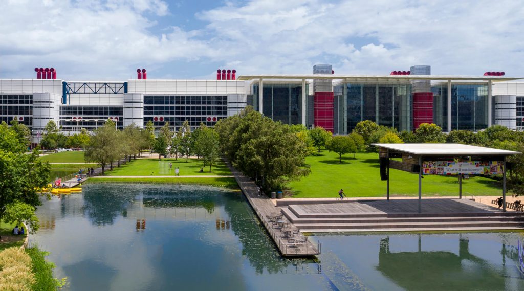 Houston Luxury High-Rise Apartments | Explore | Camden Downtown